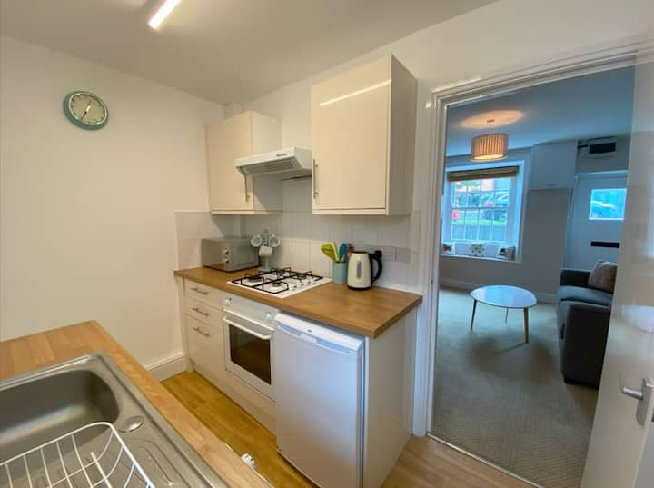 7 Police Court, Central Keswick - Keswick