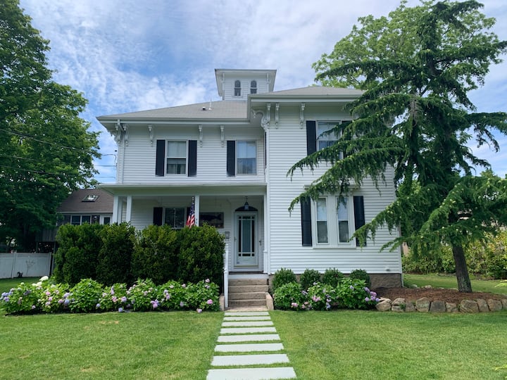 Sea Captain's Estate In Falmouth Village - Falmouth, MA