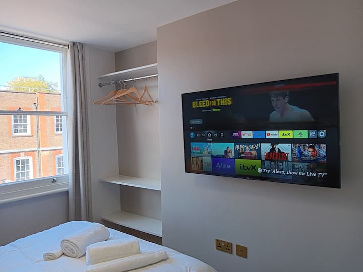 Room 12 - Third Floor Front - London