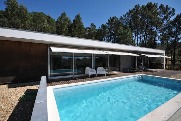 Casa Com Piscina Em Caminha - Portugal