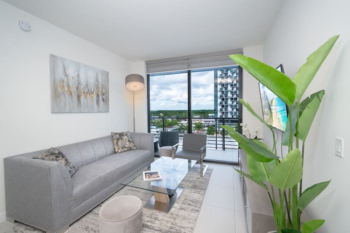 Apartment In Doral - Hialeah, FL