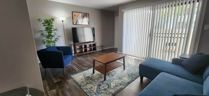 Entire 1 Bdrm Apt Near Tempe, Asu & Airport - Phoenix, AZ