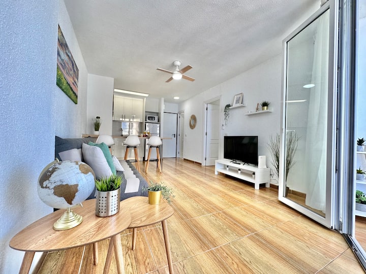 Torres De Yomely - M7c - Playa de las Américas