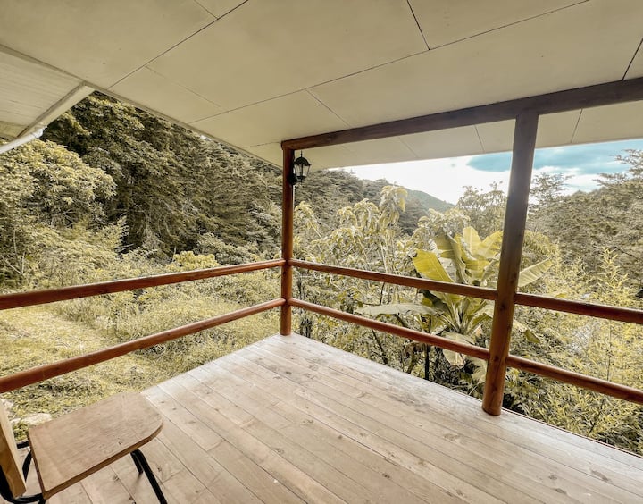 El Lirio - Cabaña - Cartago