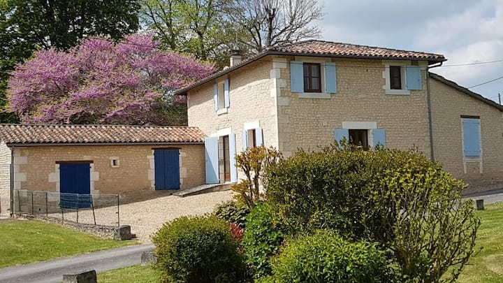 19th Century Farmhouse - Aubeterre-sur-Dronne
