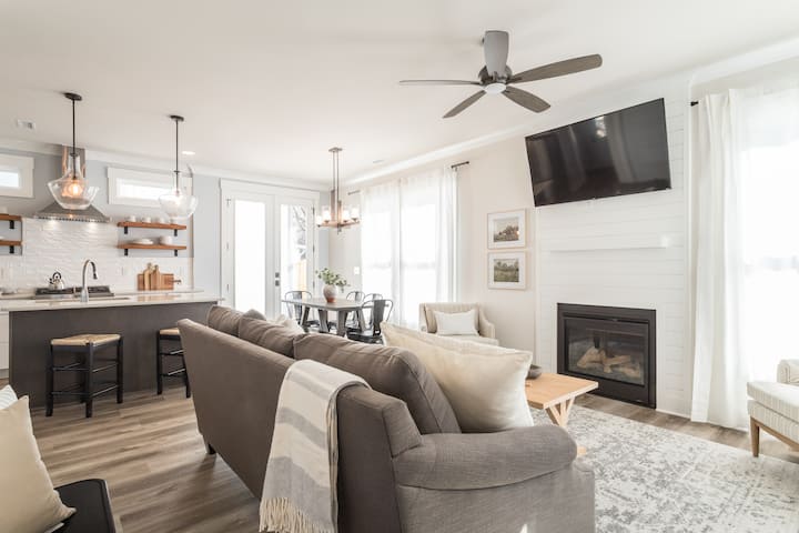 Durham's Modern Farm House & Guest House! - Durham, NC