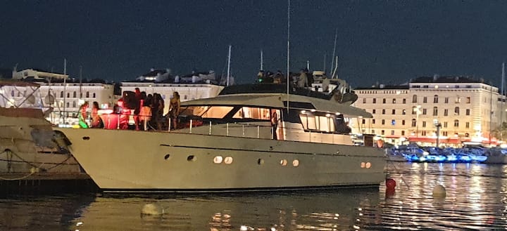 Yacht Marseille Nuitée Jacuzzi Ou Sortie En Mer Vp - Marsella, Francia