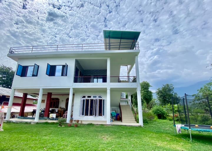 Stargazer Villa With Cottage - Palampur
