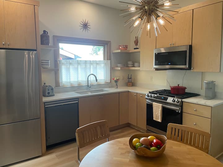 2bd | 1ba House < 1 Mile To Froedtert Hospital - Milwaukee
