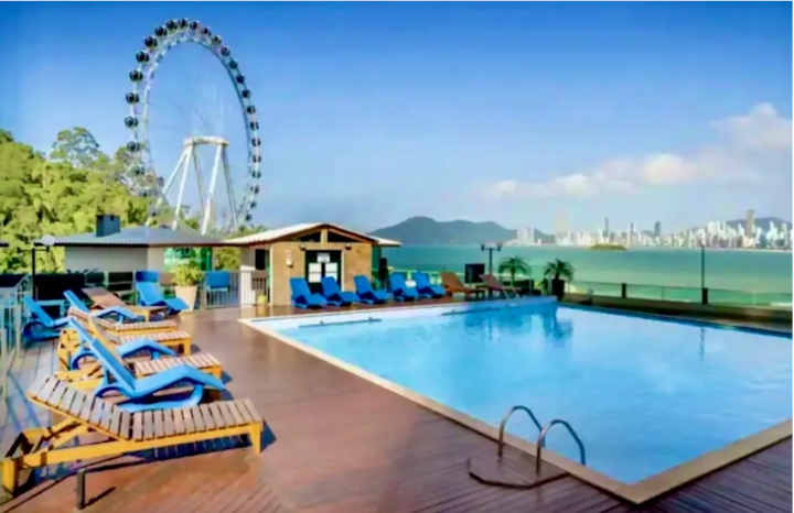 Ap Em Prédio Com Vista Linda - Balneario Camboriú