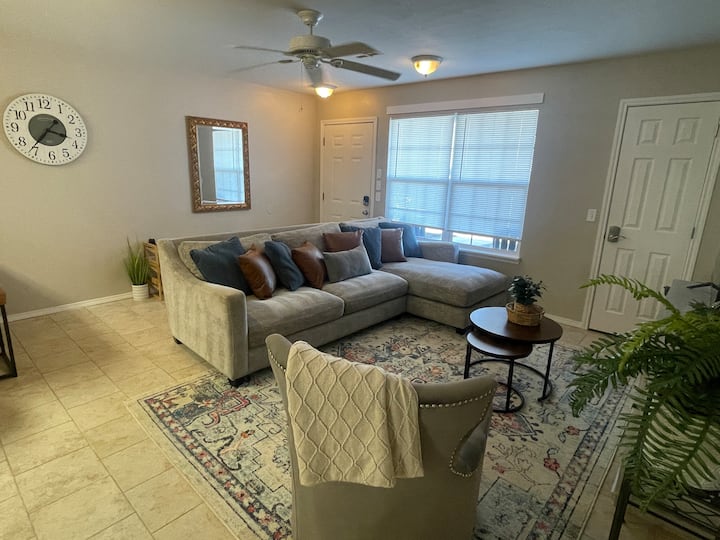 Blissful & Clean 2 Bedroom Duplex - Ada, OK