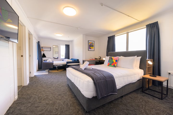 Quadruple Room W/ Ensuite Bathroom @ Urban Lounge - Rotorua
