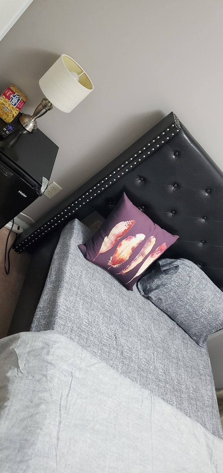 Comfortable Room For You - Barrie