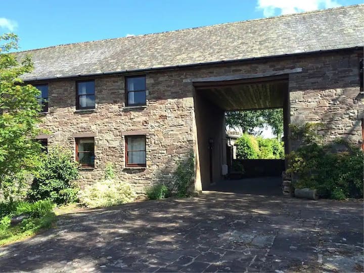 Old Stone Barn Bunkhouse - Brecon