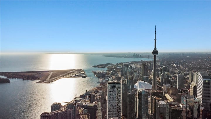Million Dollar Views - Waterfront Oasis W/ Parking - Toronto
