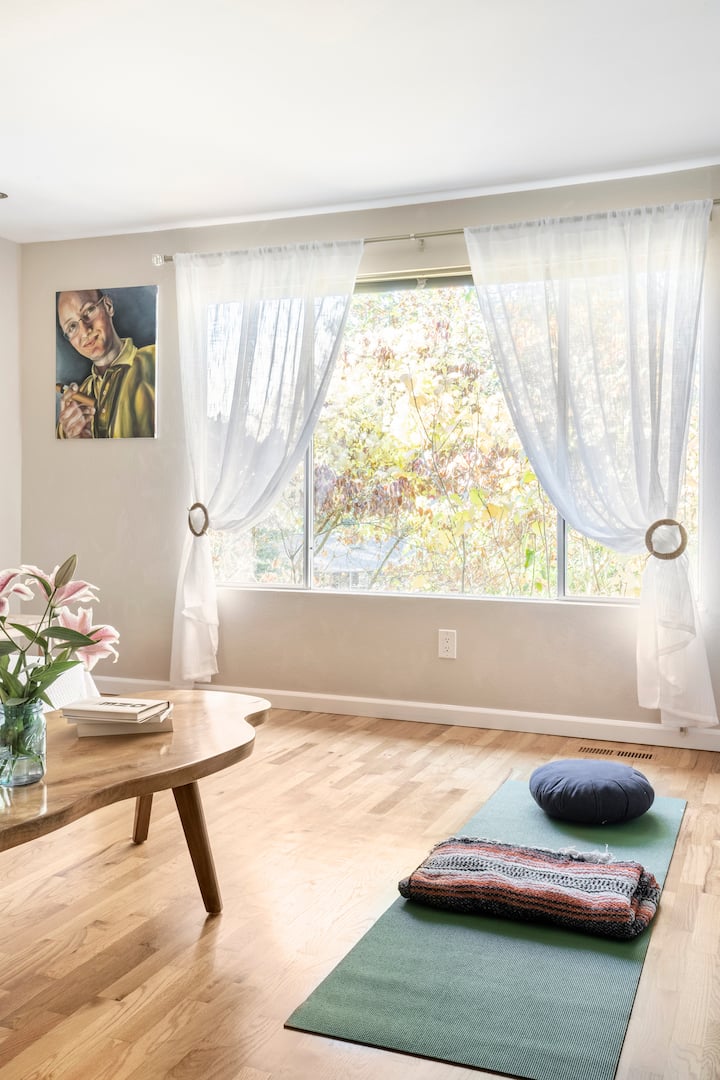 Warm And Welcoming Finhill Home With A Hot Sauna - Bothell, WA