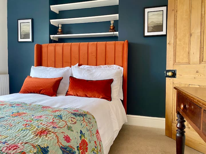 Cotswold Home - Families/friends/contractors - Chipping Norton