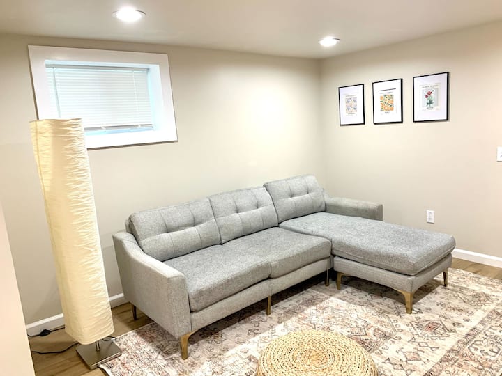 Luxurious New Basement Home In Desirable Fremont - Crown Hill - Seattle