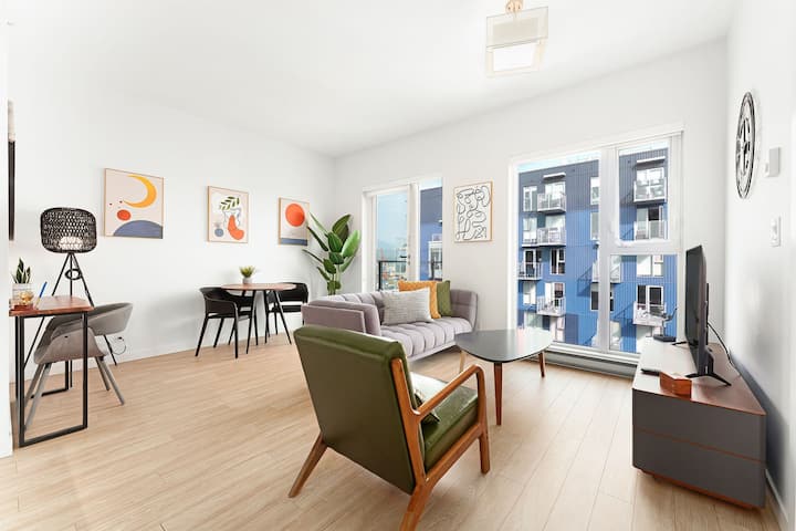 Spacious2bed-central-mtviews-secureparkn-sleeps5 - Vancouver