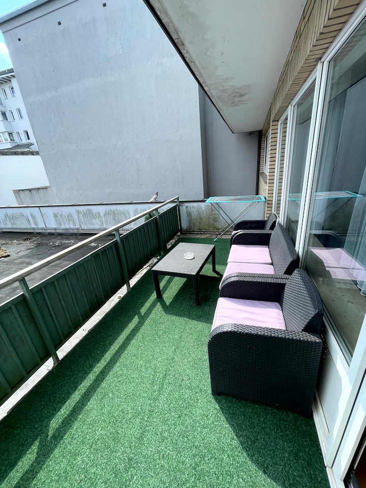 Direkt Am Hauptbahnhof Von Nms - Neumünster