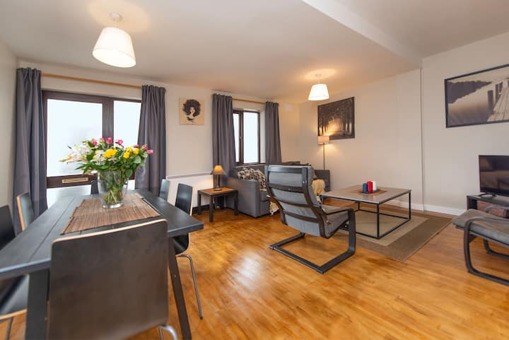 City Center Apartment - Oranmore