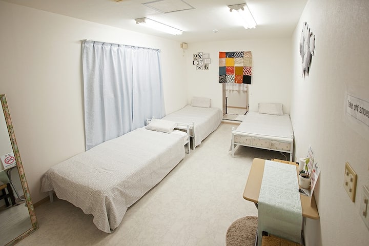 [101] Osaka  Guesthouse With Luggage Service - Umeda