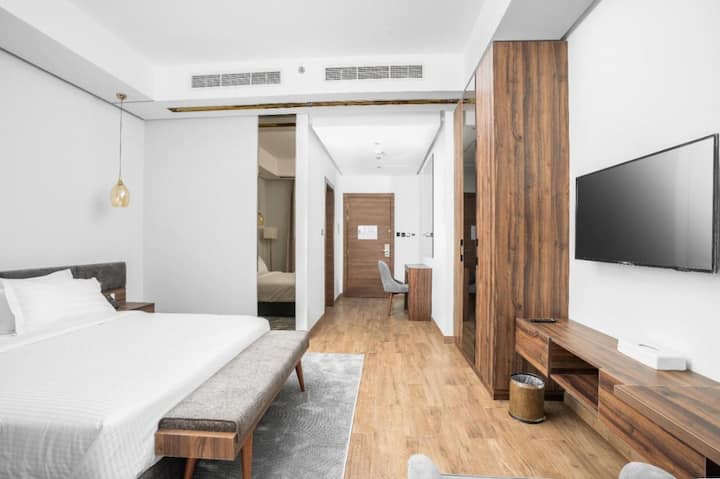 3* New Hotel - Spacious Room -King Bed -Al Muntaza - Doha