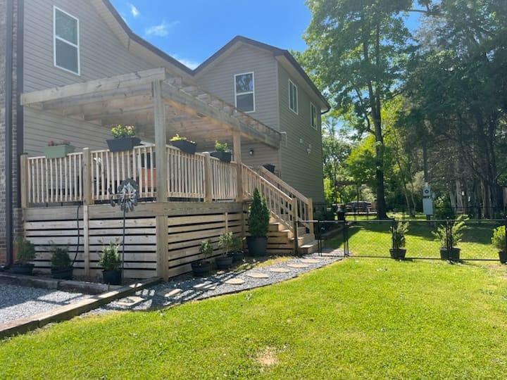 Furnished Loft #3 With Private Deck - Hickory, NC