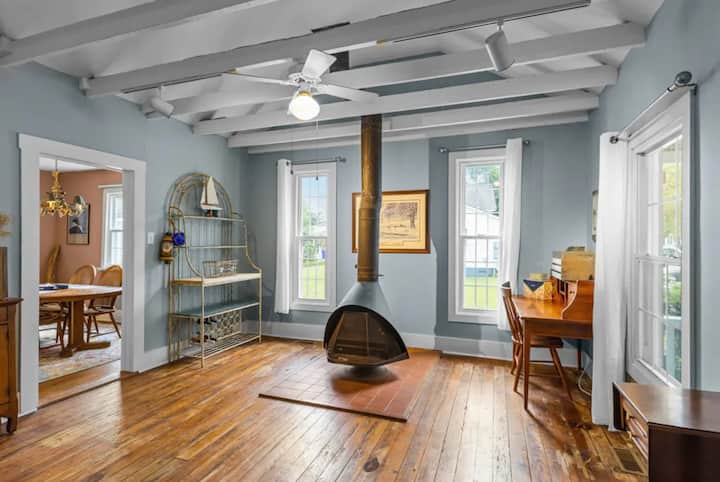 Scuttlebutt Nautical Cottage - Beaufort, NC