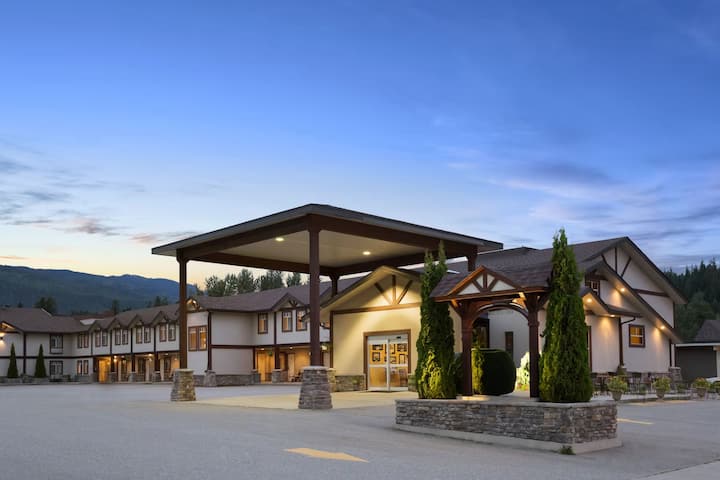 Queen Suite | Northwinds - Revelstoke