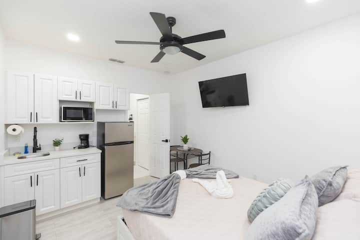 Hyde Park's Cozy Studio Apt #1 - Tampa