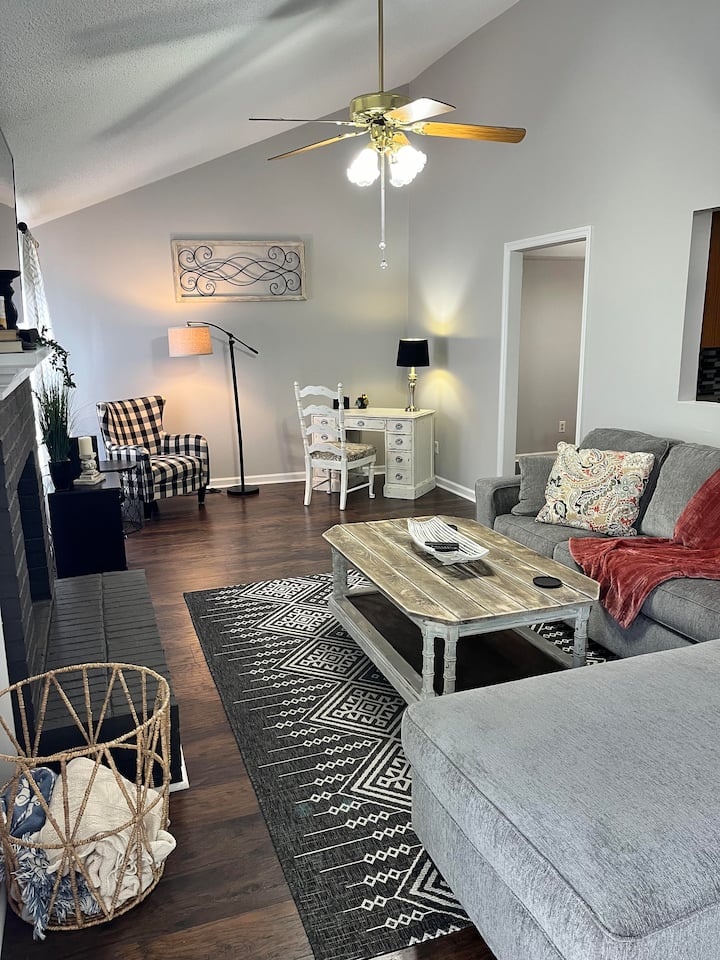 N. Knoxville Long Term Quiet Corp Rental - Knoxville