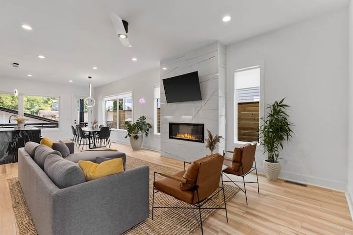 6 Minutes To Broadway | Hottub | 2 Decks + Parking - Nashville, TN