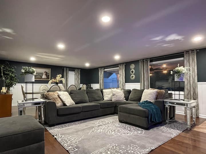 Spacious, Family-friendly Home. - Wakonda State Park, La Grange