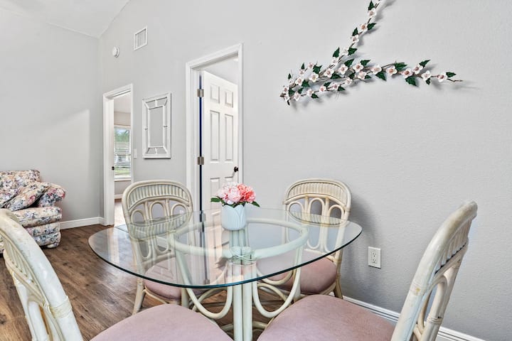 Beautiful 2br/1ba Unit With Pool - Venice, FL