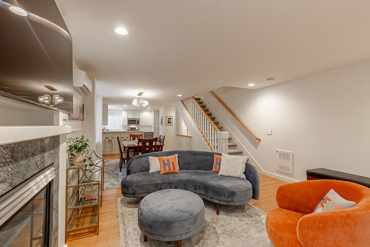 Charming Craftsman Oasis In Fremont With Garage - Seattle