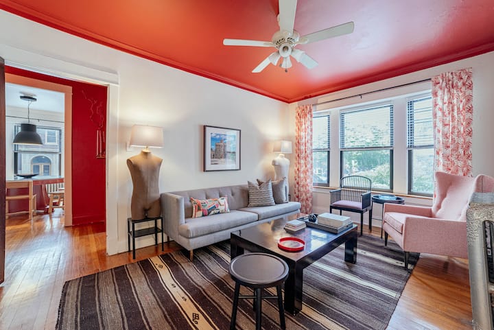 The Sassy Sanctuary At Wrigley - Lincoln Square - Chicago