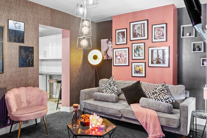 Enchanted Longport Stay | 5 Bd | Parking - Canterbury