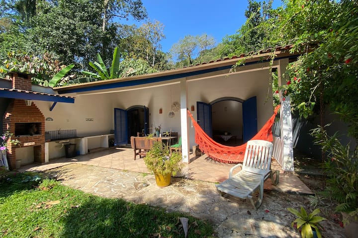 Refúgio Na Mata, 3 Suítes, Jardim E Churrasqueira - São Sebastião