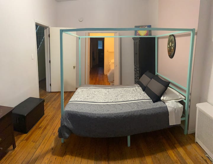 Convenient Ridgewood Brownstone - Brooklyn, NY