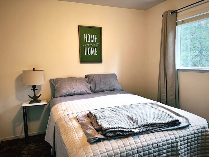 Private Room In Peaceful Home - South Lake Tahoe, CA