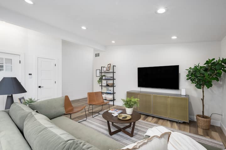 Light-filled Modern Flat Near 25th Street Fun - Ogden, UT