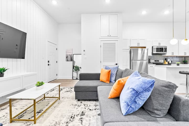 Modern 2bd |Parking |Heart Of Dt Baltimore - Baltimore, MD