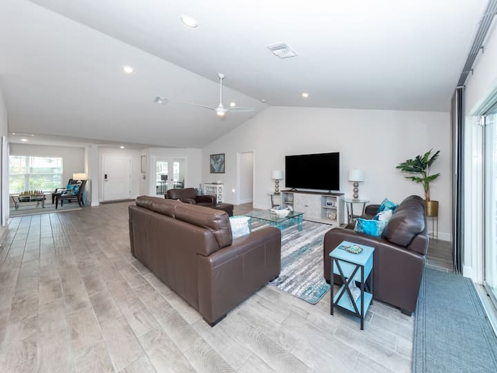 Luxury South Venice Gem! - Venice Beach, FL