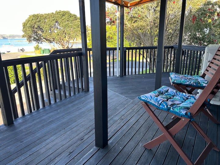 Lorenzen Bay, Raglan - Raglan