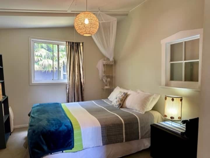 Waiwurri - At The Beach - Waiheke Island