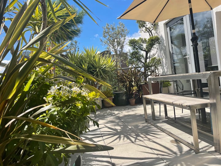 Two Bedroom Flat In Old Street / Hoxton - London