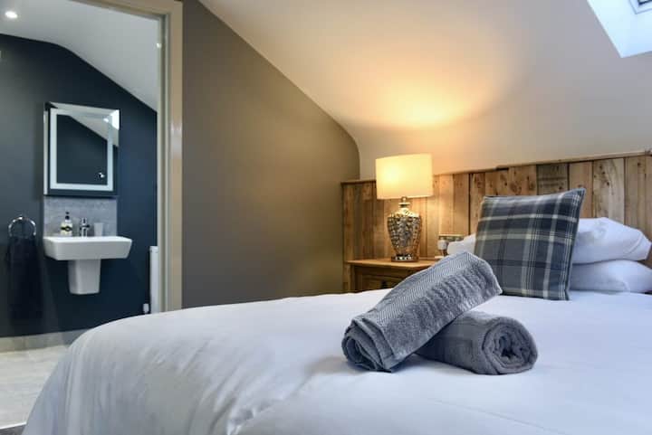 Rostrevor Mountain Lodge "Cosy & Friendly" - Warrenpoint