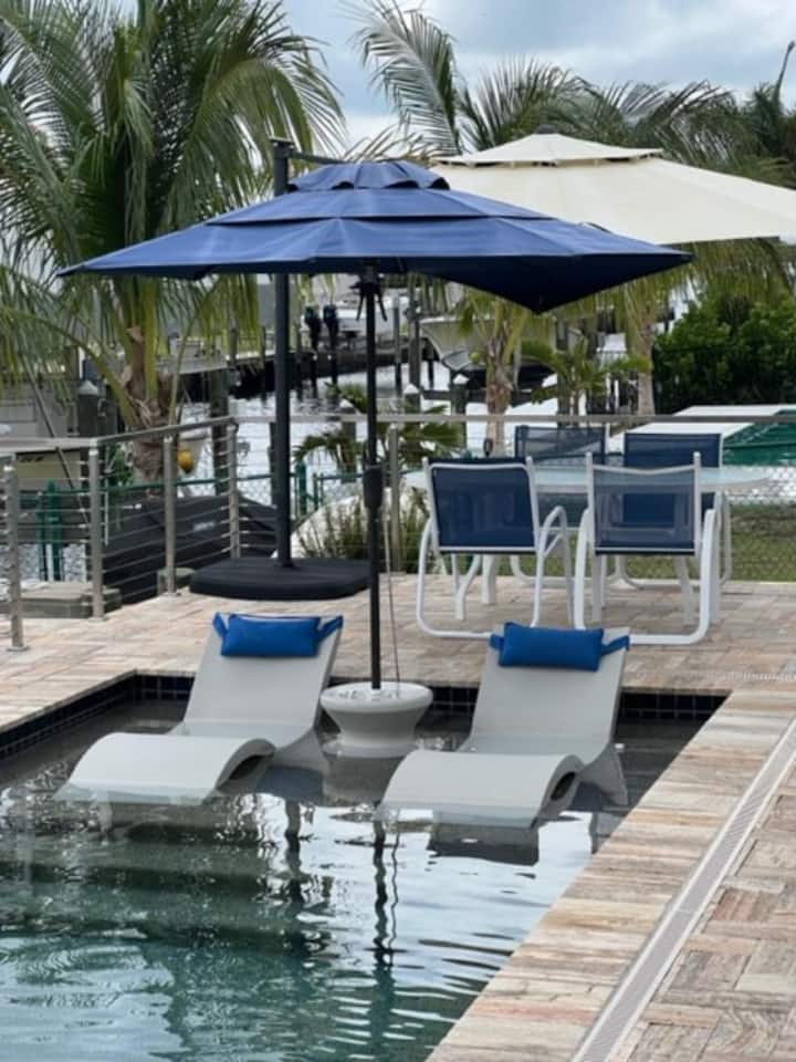 Waterfront Paradise On The Canal - Bradenton, FL