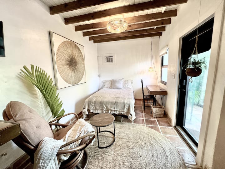 Spanish Villa Guest House, With Private Gardens - South Miami, FL